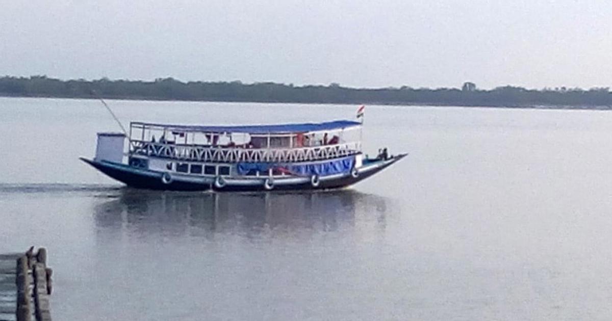 In India, a floating clinic brings needed care